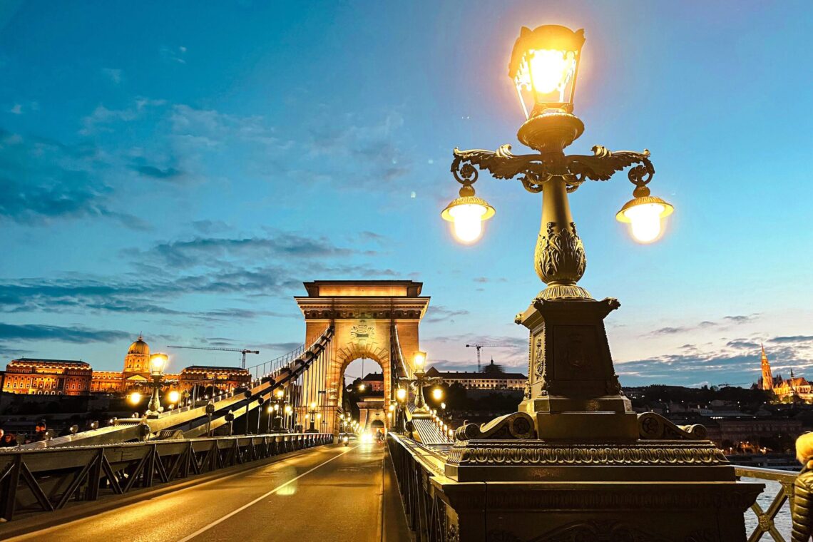 Chain Bridge Budapest: History, Myths & Local Tips from Julia